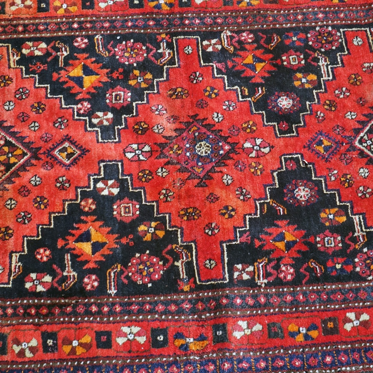Middle Eastern Rug | Kodner Auctions